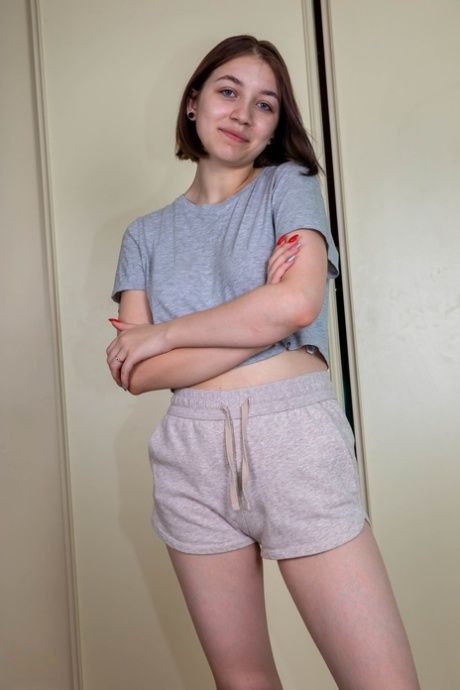 Mulher Novinha De Quatro Na Cama Pelada X Videos Fotos Fotos De Mulher Pelada Super Nua